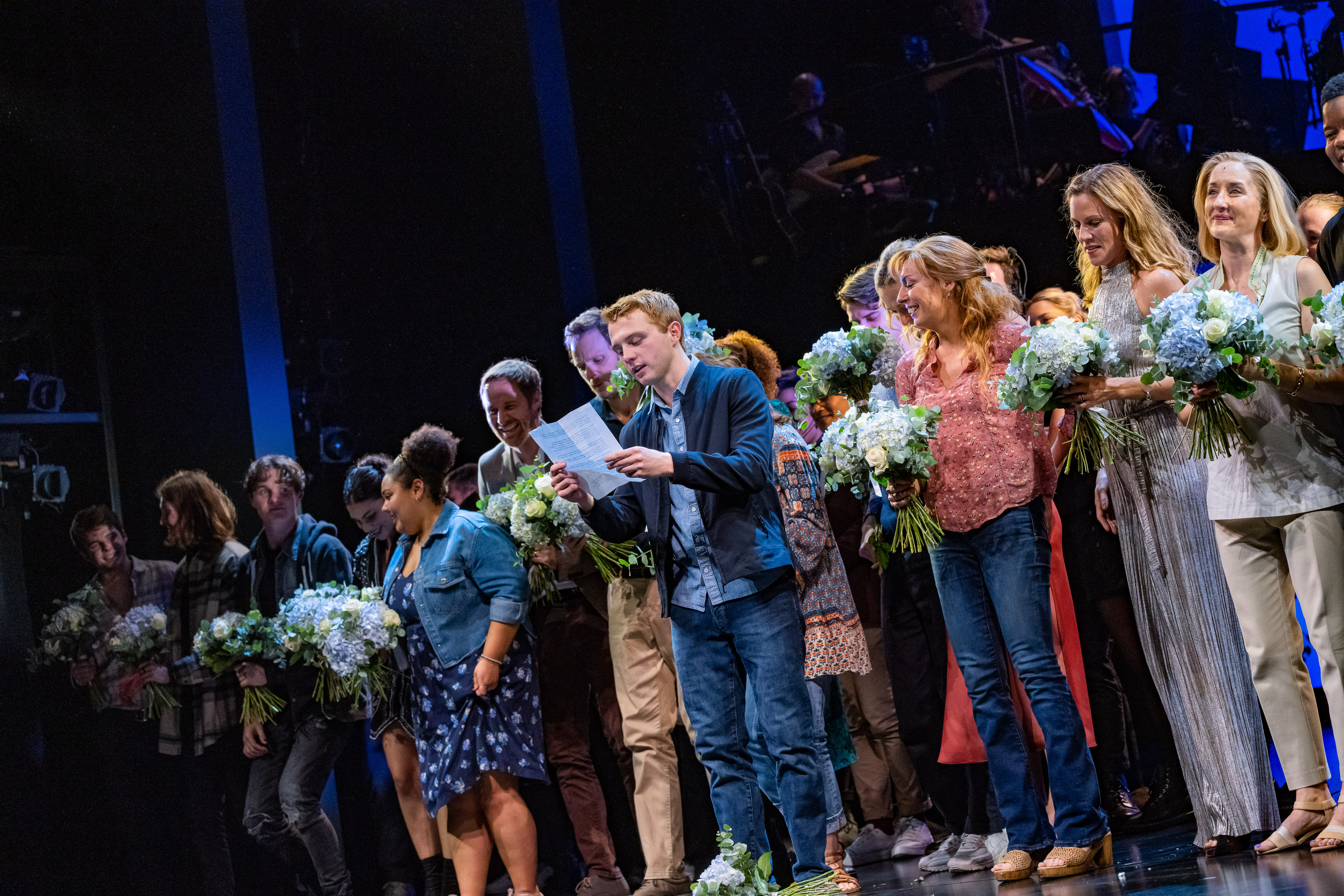 ‘Dear Evan Hansen’ releases images of its final London performance ...